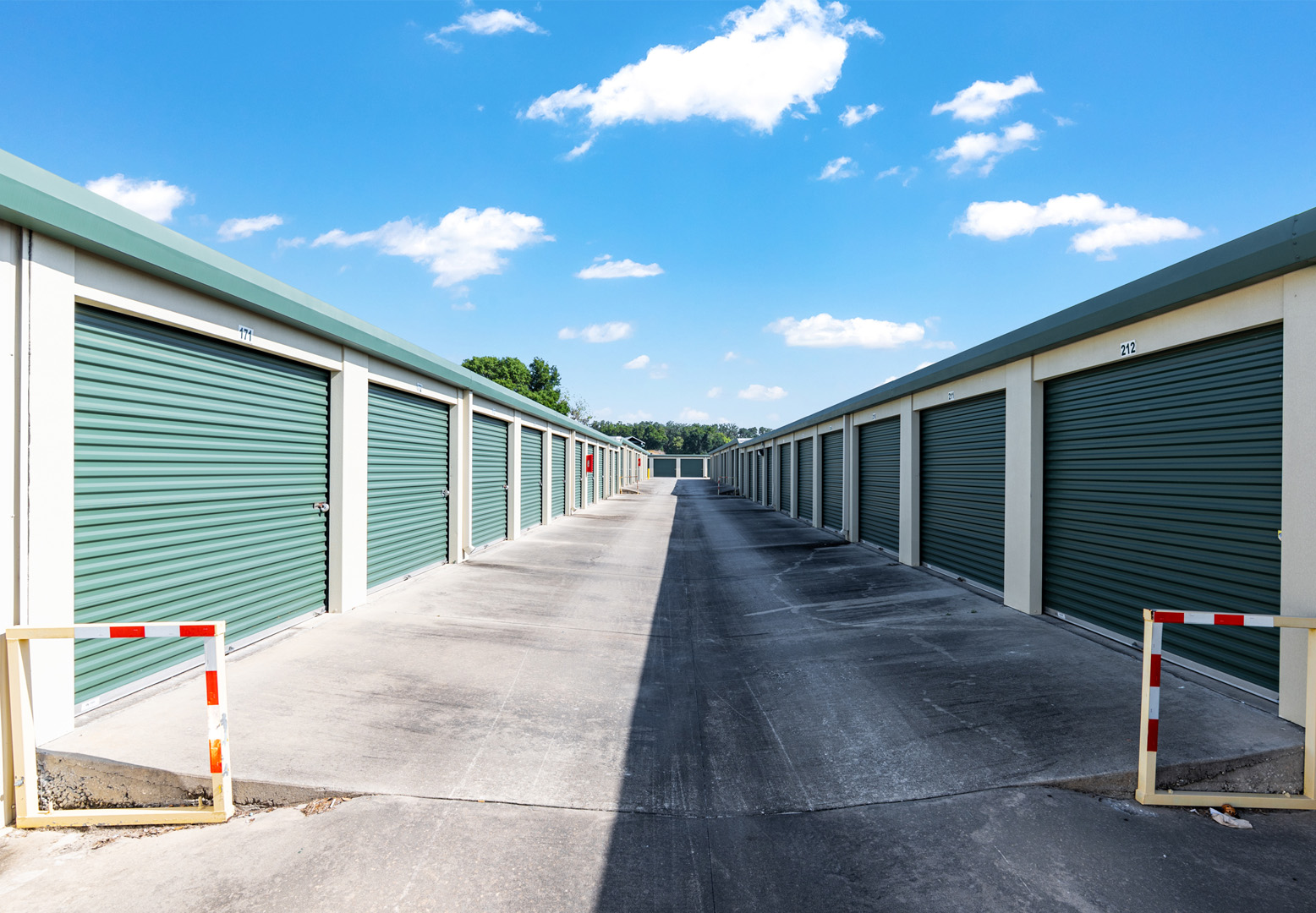 Self Storage Units at 11203 US-301, Oxford, FL 34484
